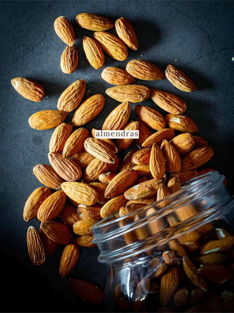 Leche de Almendras • Nómadas Gourmet