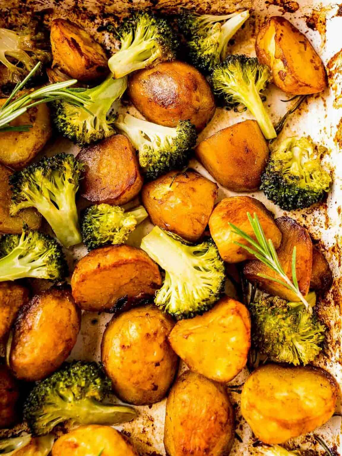 Patatas asadas al horno | Nómadas Gourmet