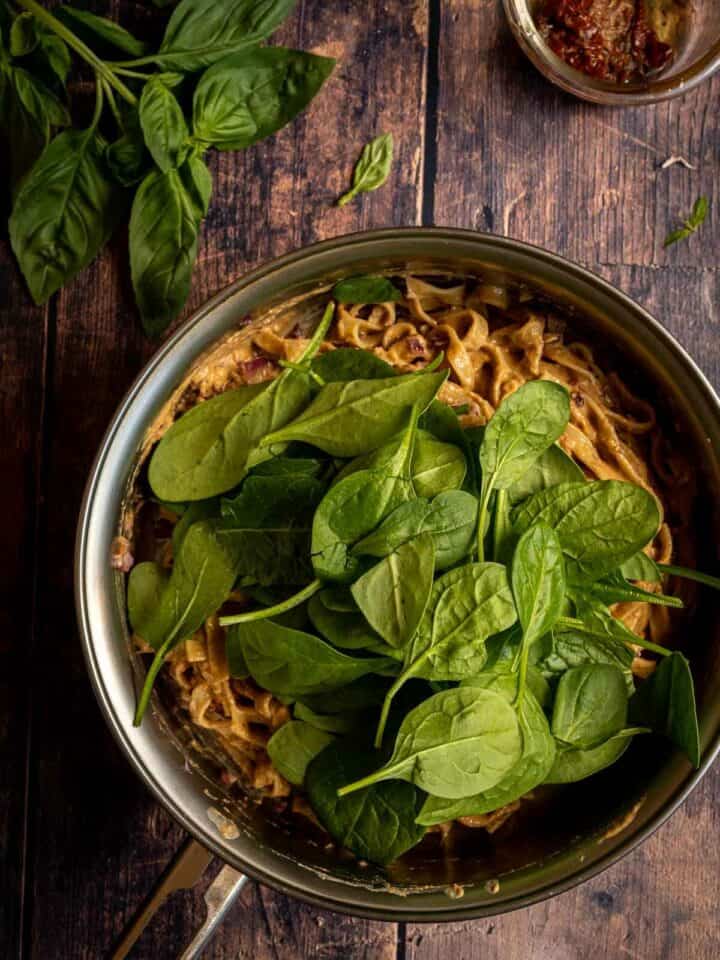 Pasta Fettuccini con Salsa rosa casera | Nómadas Gourmet