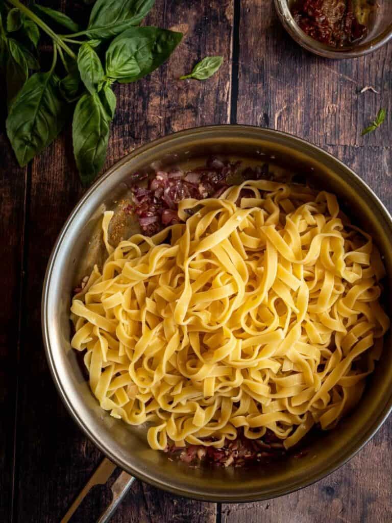Pasta Fettuccini con Salsa rosa casera | Nómadas Gourmet