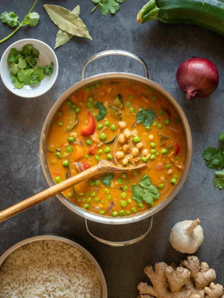 Curry de Garbanzos con Leche de coco | Nómadas Gourmet