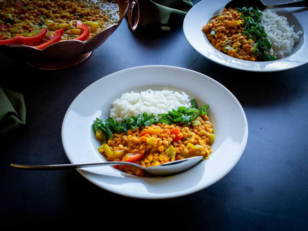 Curry de lentejas rojas (lentejas estofadas de la India)