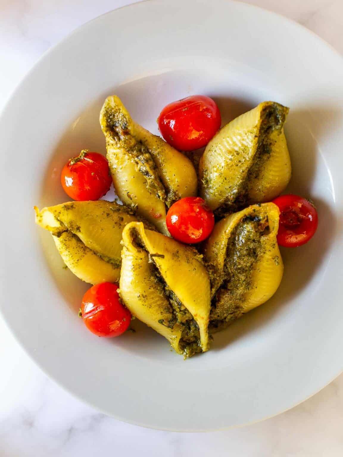 Conchas de Pasta Rellenas • Nómadas Gourmet