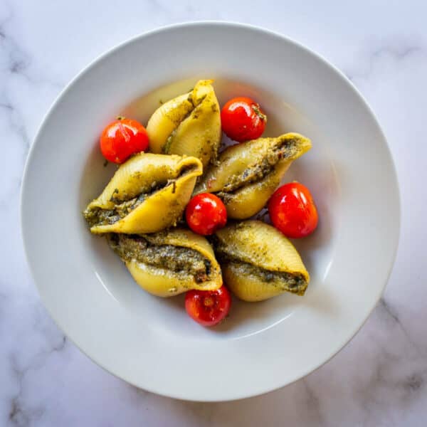 Conchas de Pasta Rellenas • Nómadas Gourmet