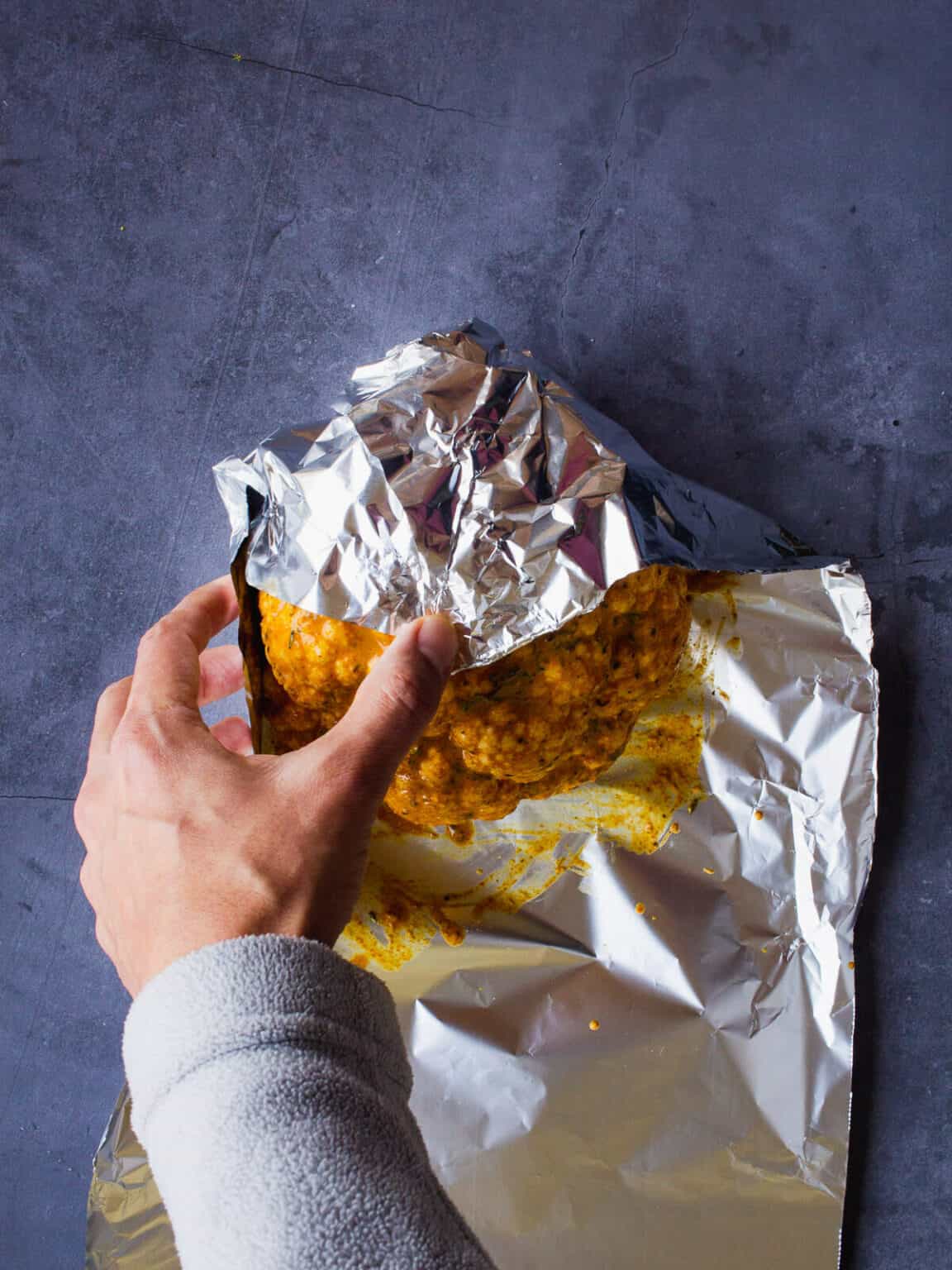 Coliflor Asada Con Salsa Especiada Nómadas Gourmet