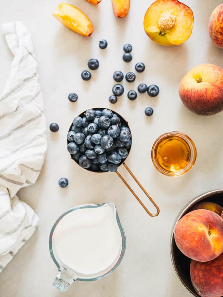 Licuado de Durazno y Arándanos • Nómadas Gourmet Licuado de Durazno y Arándanos • Nómadas Gourmet