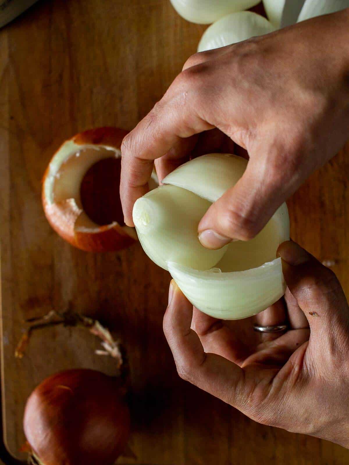 Cebollas rellenas al Horno | Nómadas Gourmet