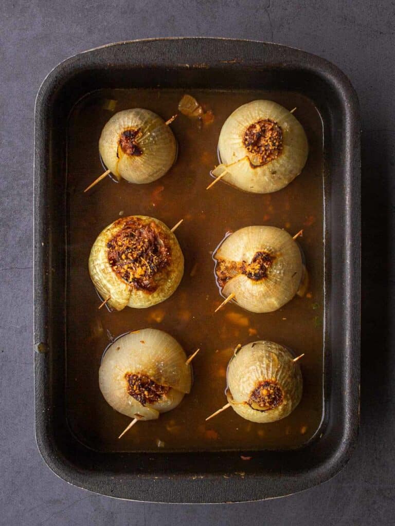 Cebollas rellenas al Horno | Nómadas Gourmet