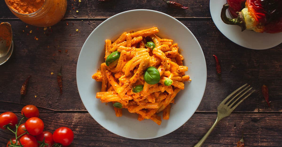 Pasta con Tofu al Pesto Cremosa • Nómadas Gourmet