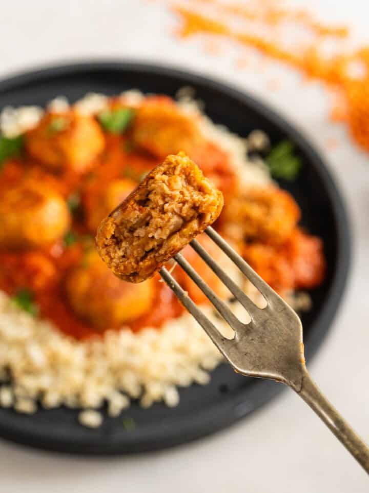 Albóndigas de lentejas rojas y soja texturizada • Nómadas Gourmet